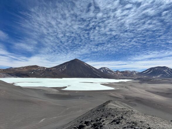 Presidente Boric firma decretos que crean Red de Salares Protegidos de ...